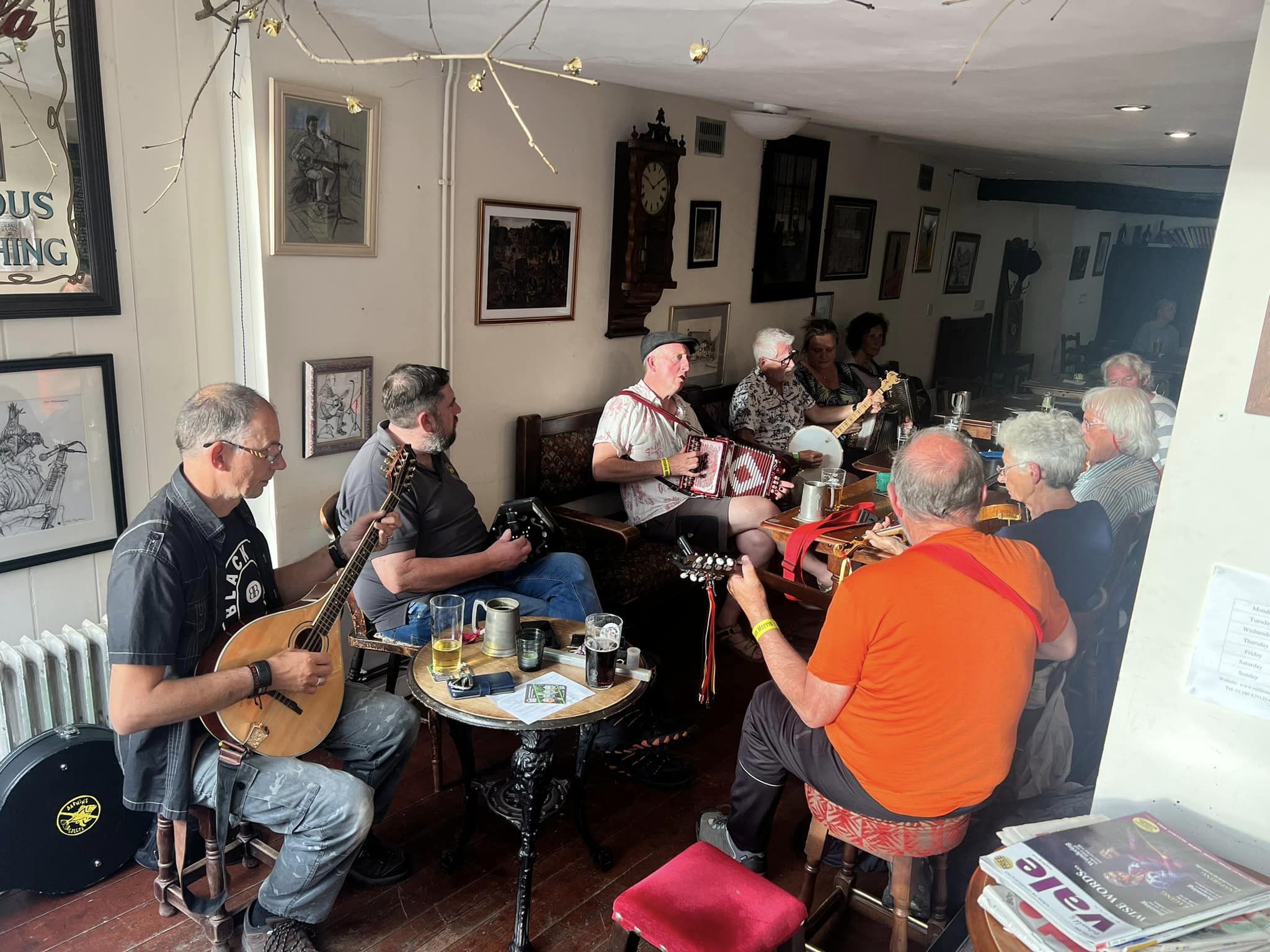 1st Tuesday Traditional Folk Night | The Red Lion, Evesham